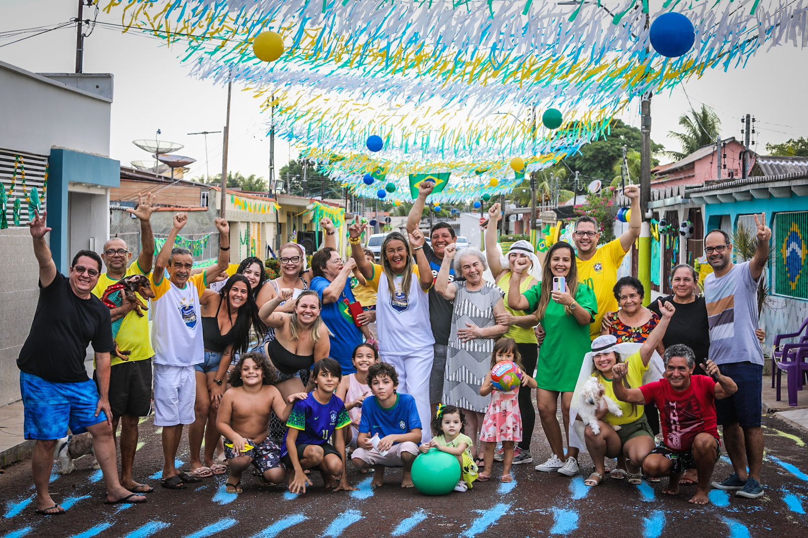 Em clima de Copa do Mundo, ruas e prédios públicos ganham cores do ...